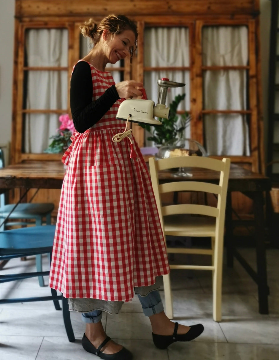 Grembiuli da donna in tessuti moderni – Page 3 – Cecibirbona